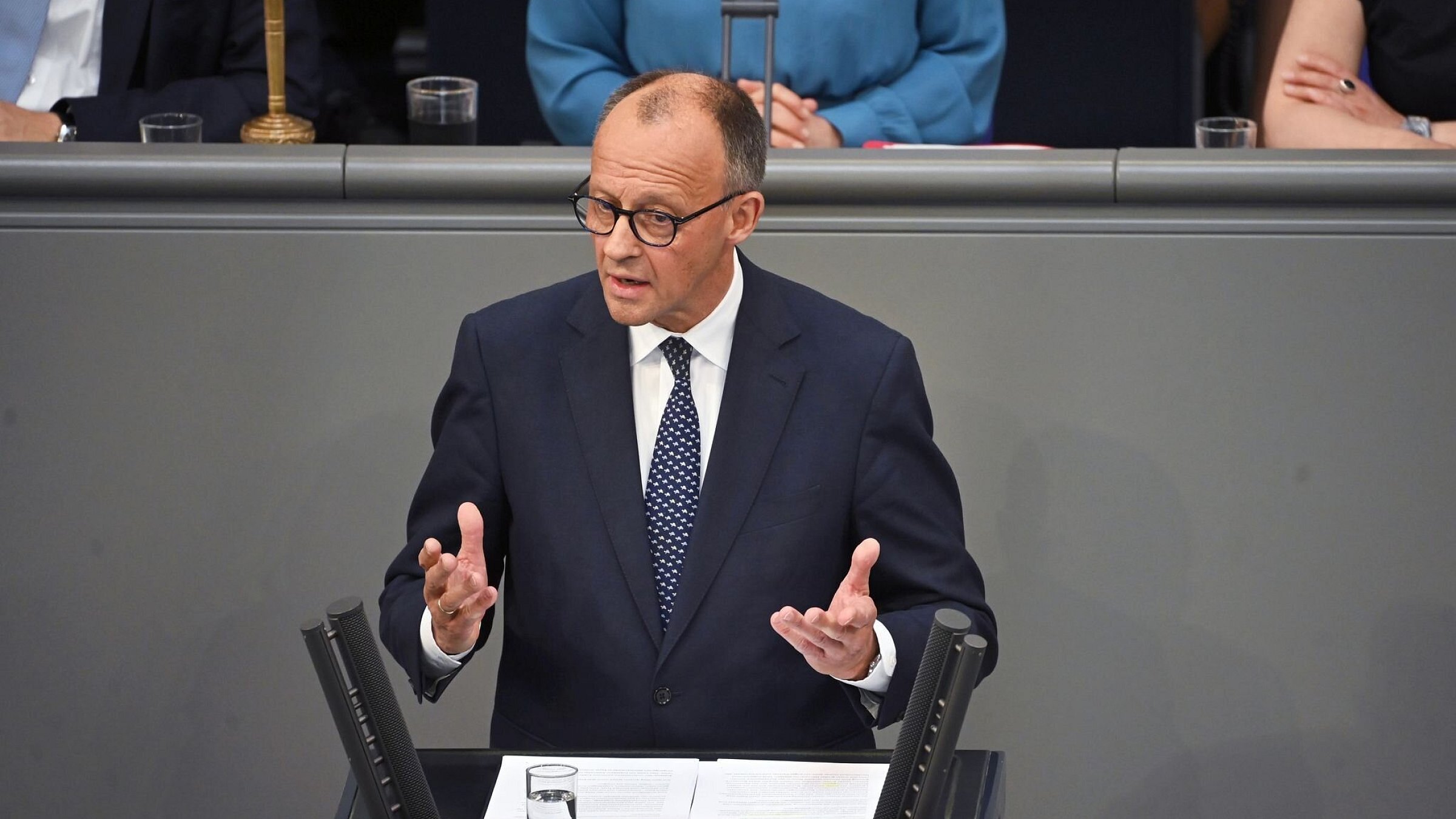 Merz wirbt für Kraftakt: «Der Staat, das sind wir alle» | Haller Kreisblatt - Politik